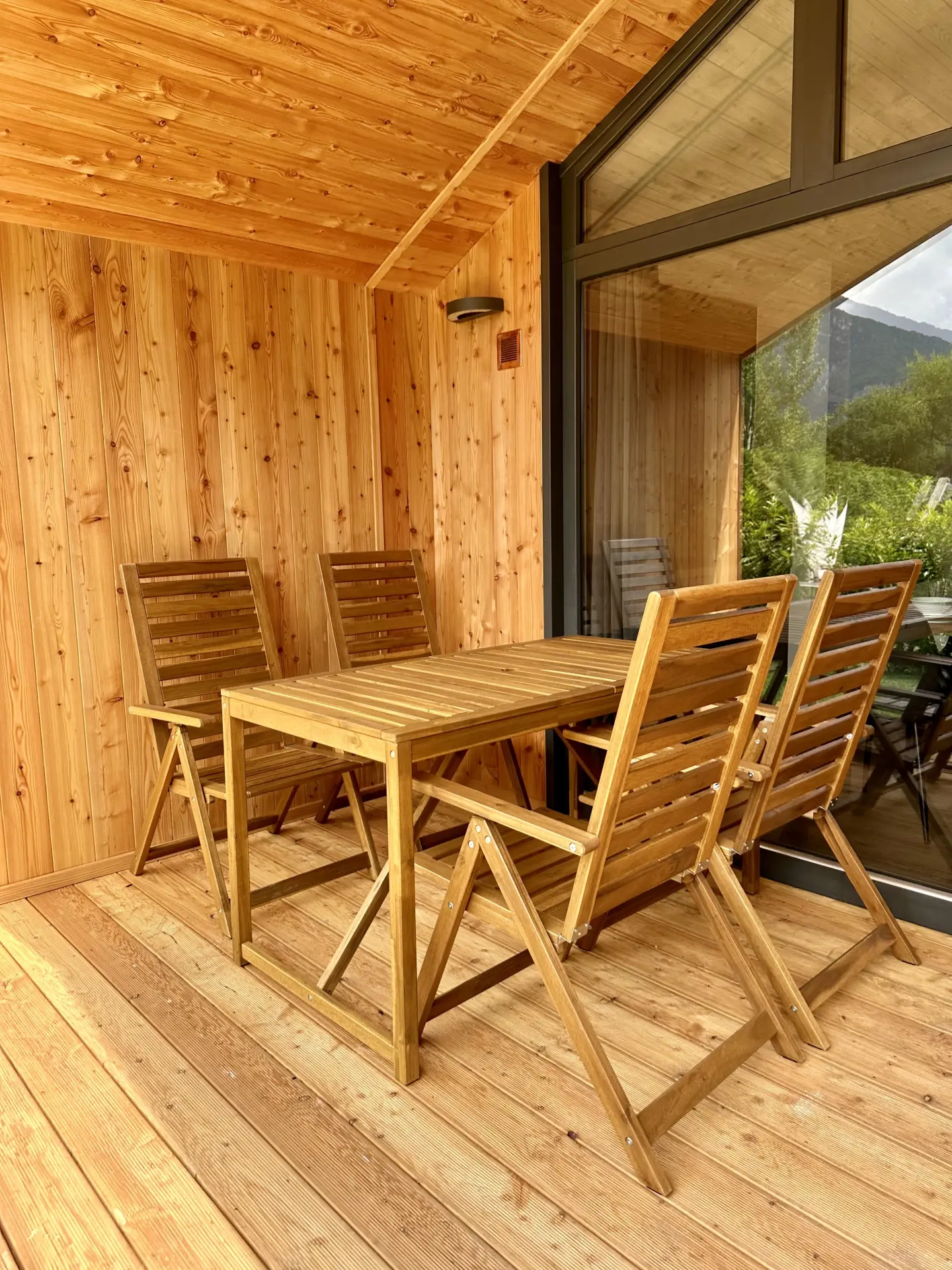 Ecological Chalets made entirely of wood, Camping Miralago